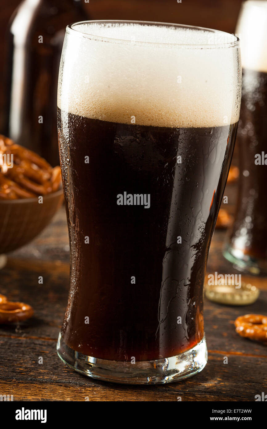 Refreshing Dark Stout Beer Ready to Drink Stock Photo - Alamy