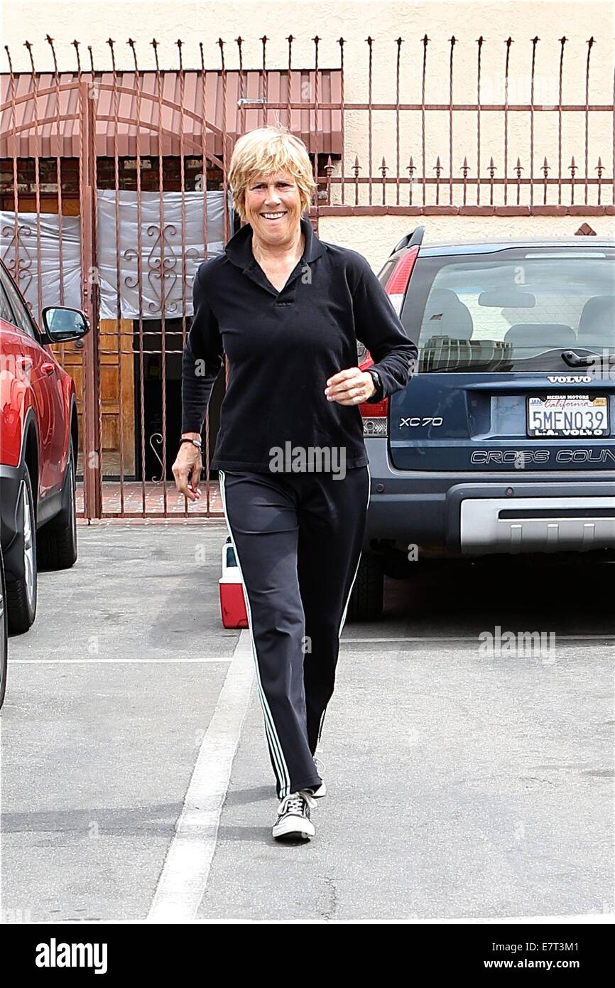 Diana Nyad gets ready for dance practice at Dancing with the stars ...
