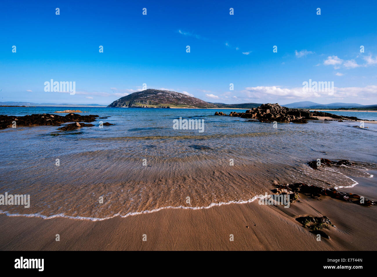 Wild atlantic way ireland people hi-res stock photography and images ...