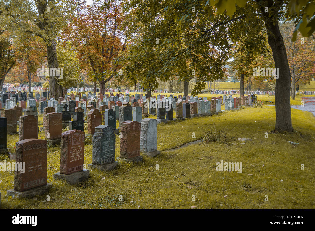 Graveyard fall hi-res stock photography and images - Alamy