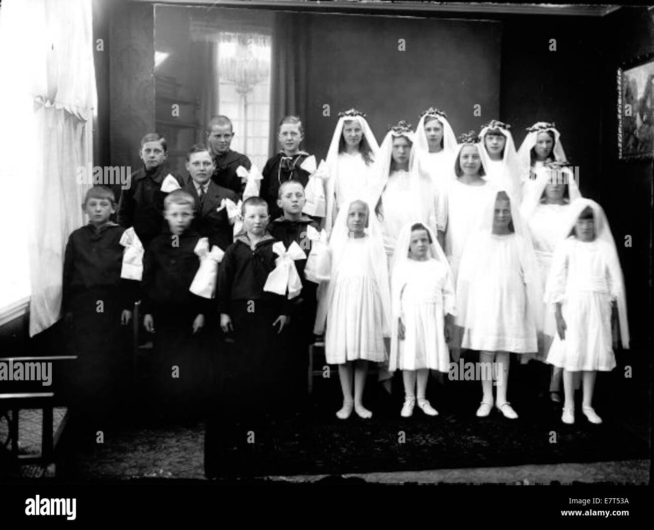 Group portrait from 1910s Black and White Stock Photos & Images - Alamy