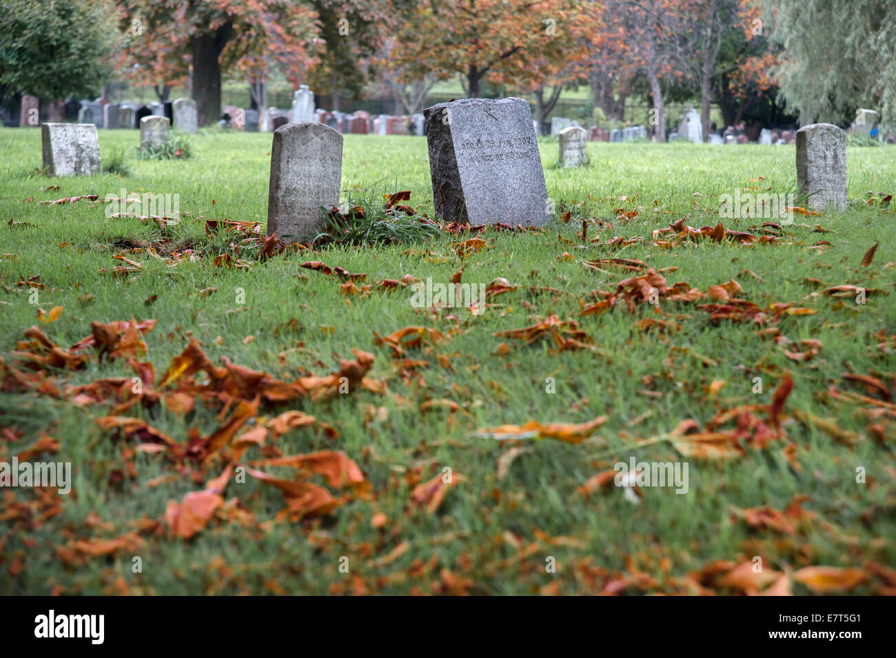 Graveyard fall hi-res stock photography and images - Alamy