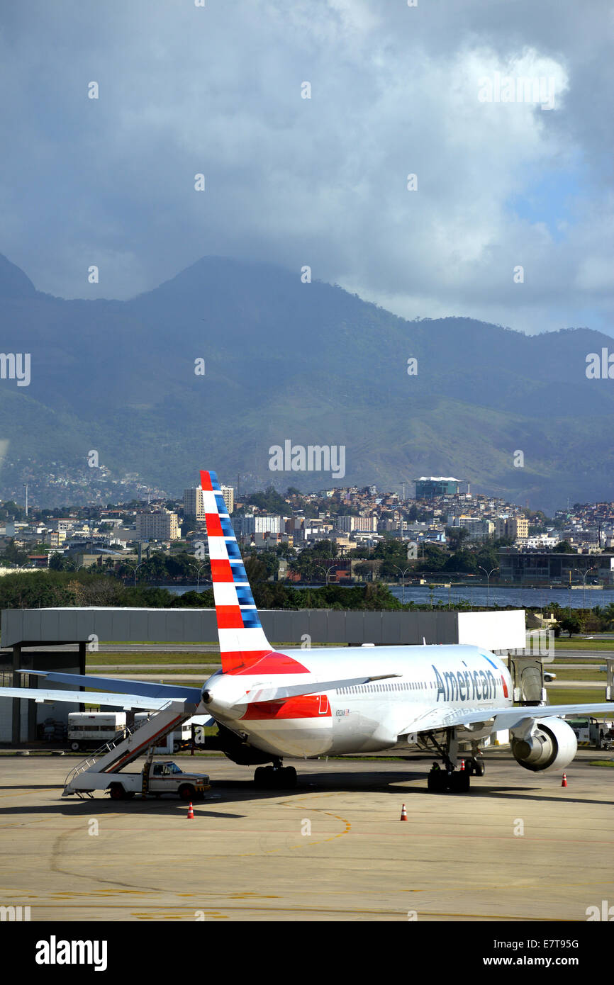 new color scheme on tail of Boeing 767 of American Airlines Galeao Rio ...
