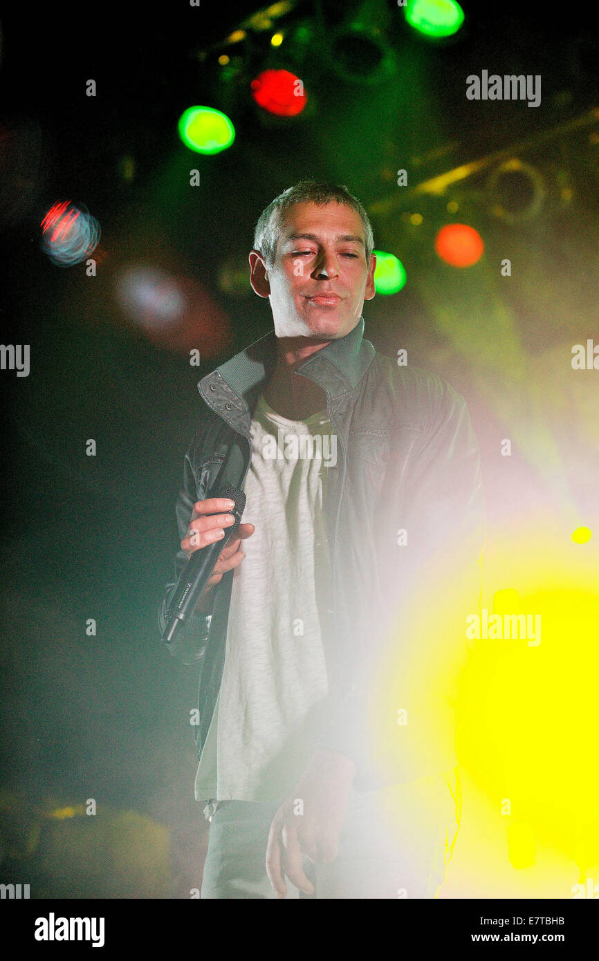 Reggae rapper hi-res stock photography and images - Alamy