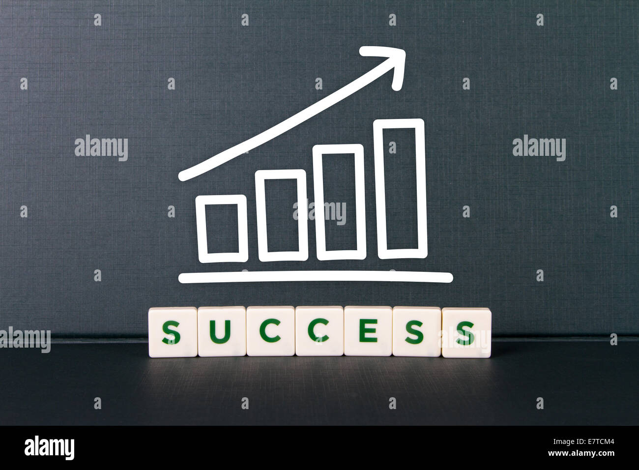 Success word in letters with bar chart of growth Stock Photo - Alamy
