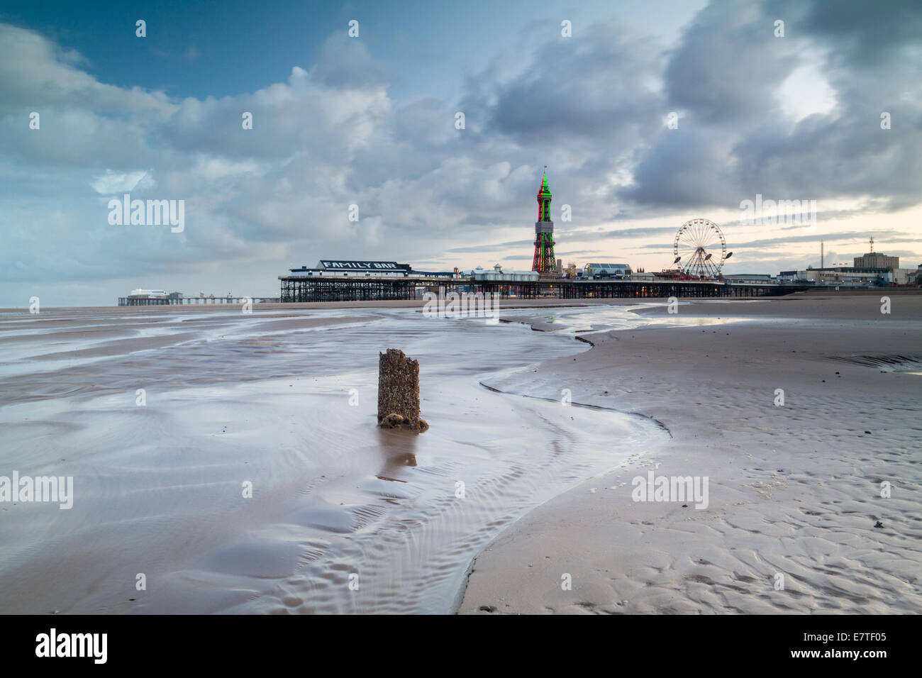 Blackpool early morning hi-res stock photography and images - Alamy