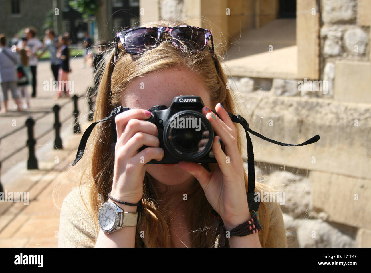 TAKING A PHOTO PHOTOGRAPH Stock Photo - Alamy