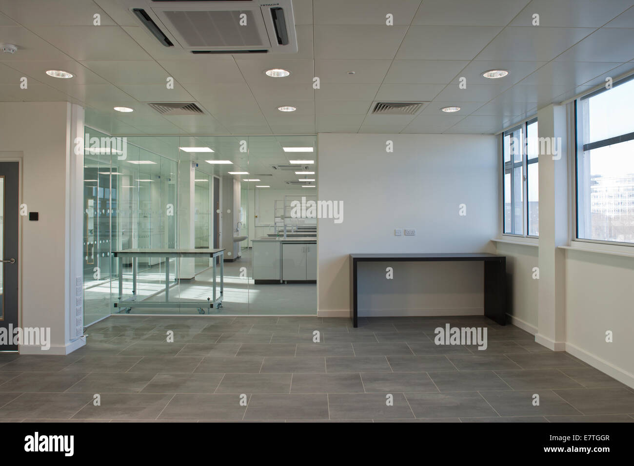 Empty Office Uk Stock Photos & Empty Office Uk Stock Images - Alamy