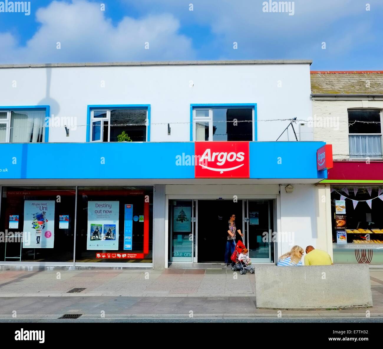 Catalogue retailer hi-res stock photography and images - Alamy