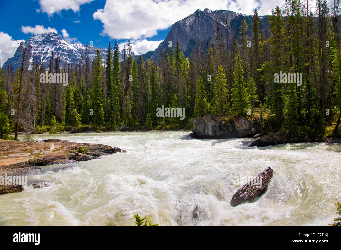Natural Bridge, Kicking Horse River Valley, Yoho National Park, British ...