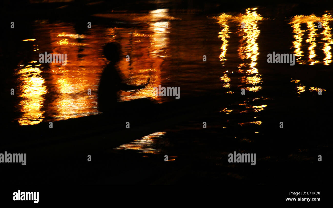 Dal lake kashmir night hi-res stock photography and images - Alamy