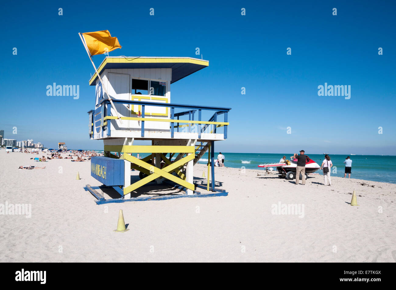 Art deco miami hi-res stock photography and images - Alamy