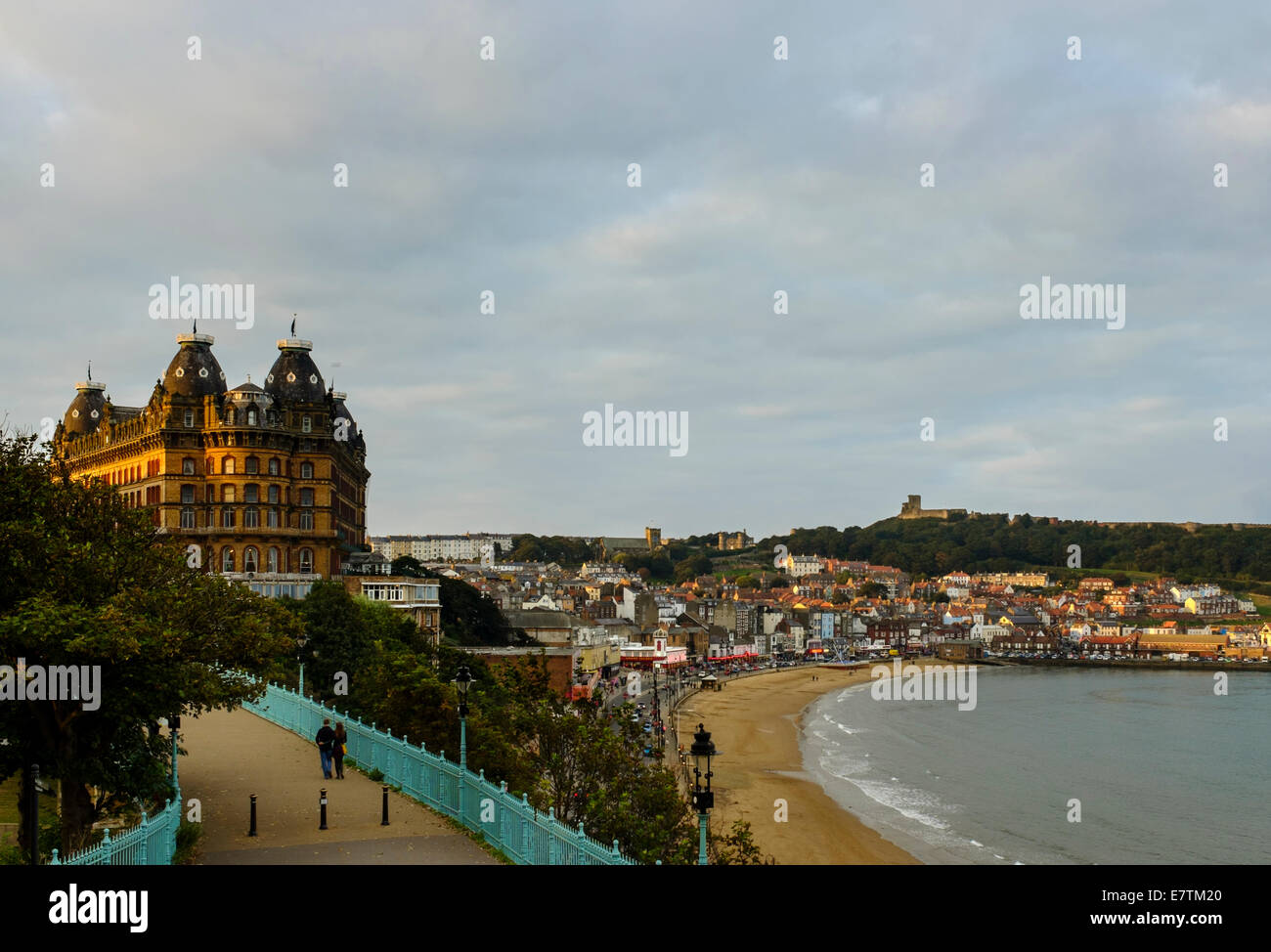 SCARBOROUGH, ENGLAND - SEPTEMBER 13: View of Scarborough beach, harbour ...