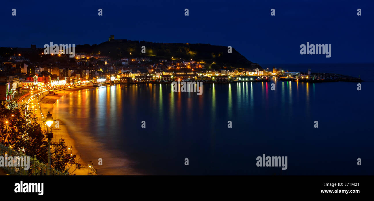SCARBOROUGH, ENGLAND - SEPTEMBER 13: View of Scarborough beach, harbour ...