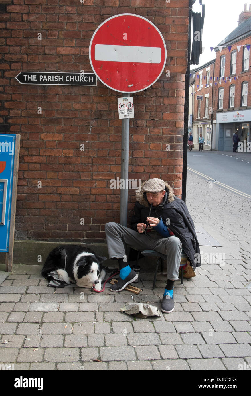 Ludlow street busker hi-res stock photography and images - Alamy