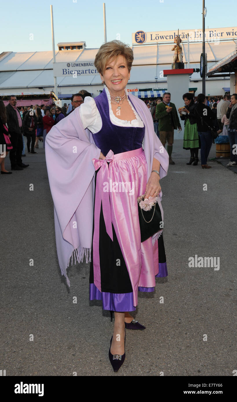 Carolin Reiber High Resolution Stock Photography and Images - Alamy