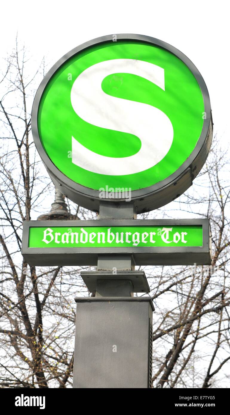 Berlin sign signs bahn metro hi-res stock photography and images - Alamy