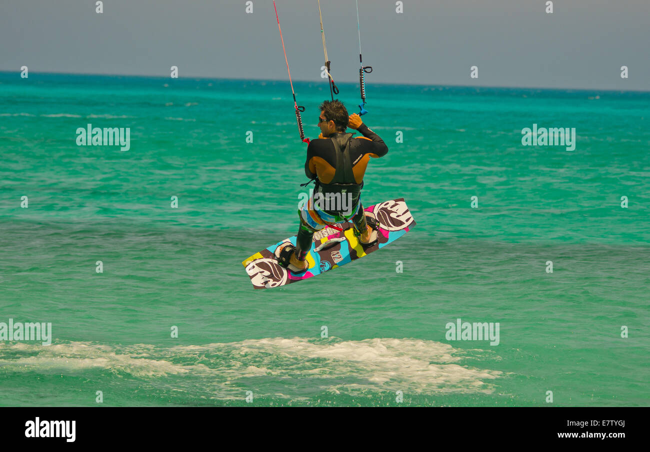 Kite surfer catching the wind Stock Photo - Alamy