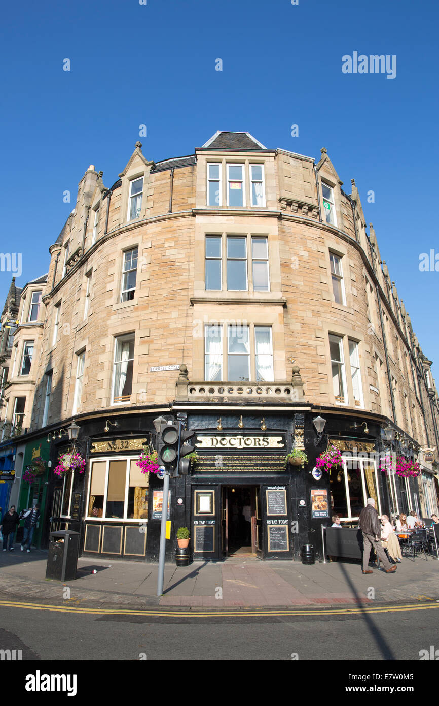 Doctors pub, Edinburgh Old Town, Edinburgh, Scotland, United Kingdom ...