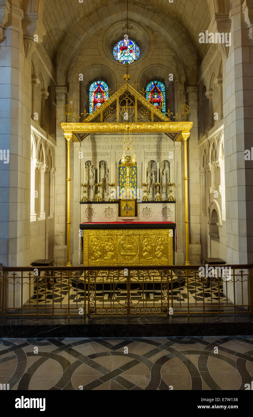 High altar canopy hi-res stock photography and images - Alamy