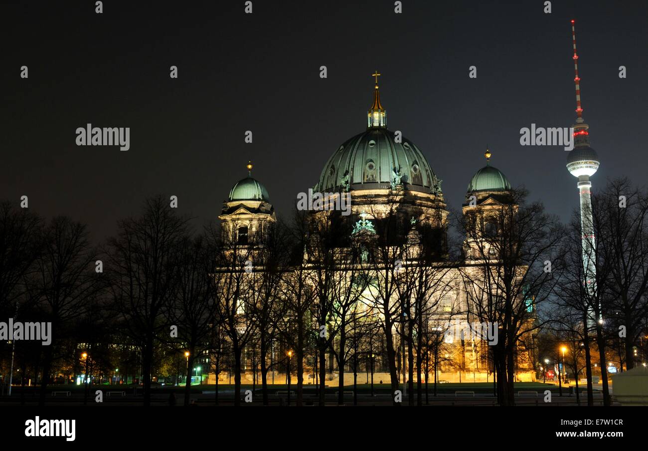 Night view of the Berlin Cathedral in Germany Stock Photo - Alamy