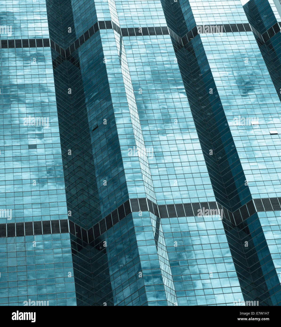 Reflector building hi-res stock photography and images - Alamy