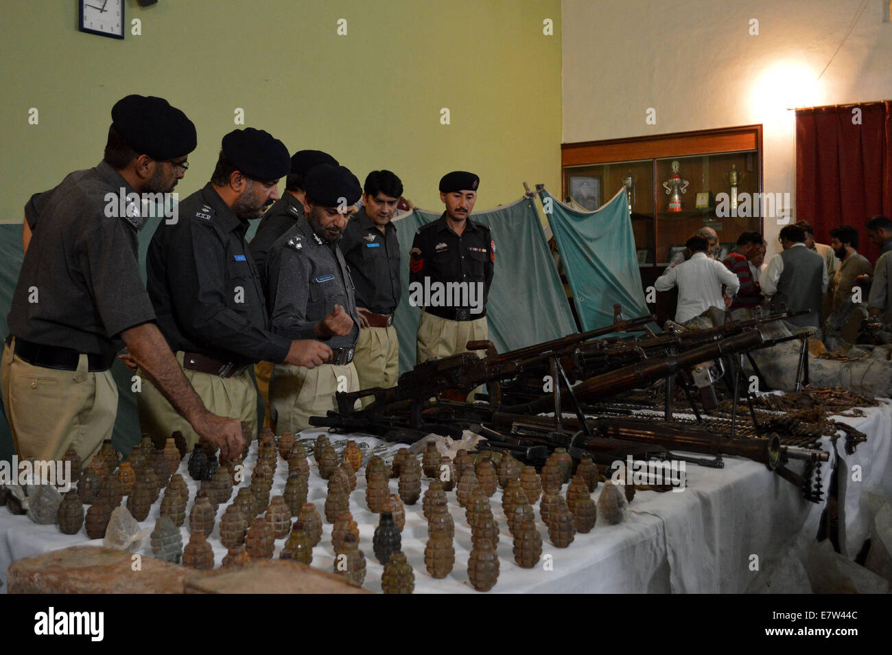 Including rocket launchers hi-res stock photography and images - Alamy