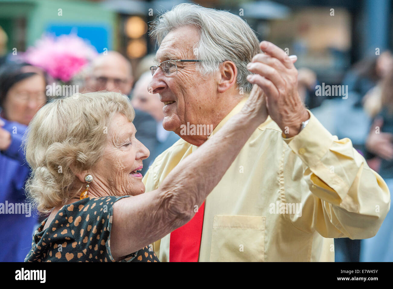 London, UK. 24th September, 2014. A Pearly Queen leads the last ...