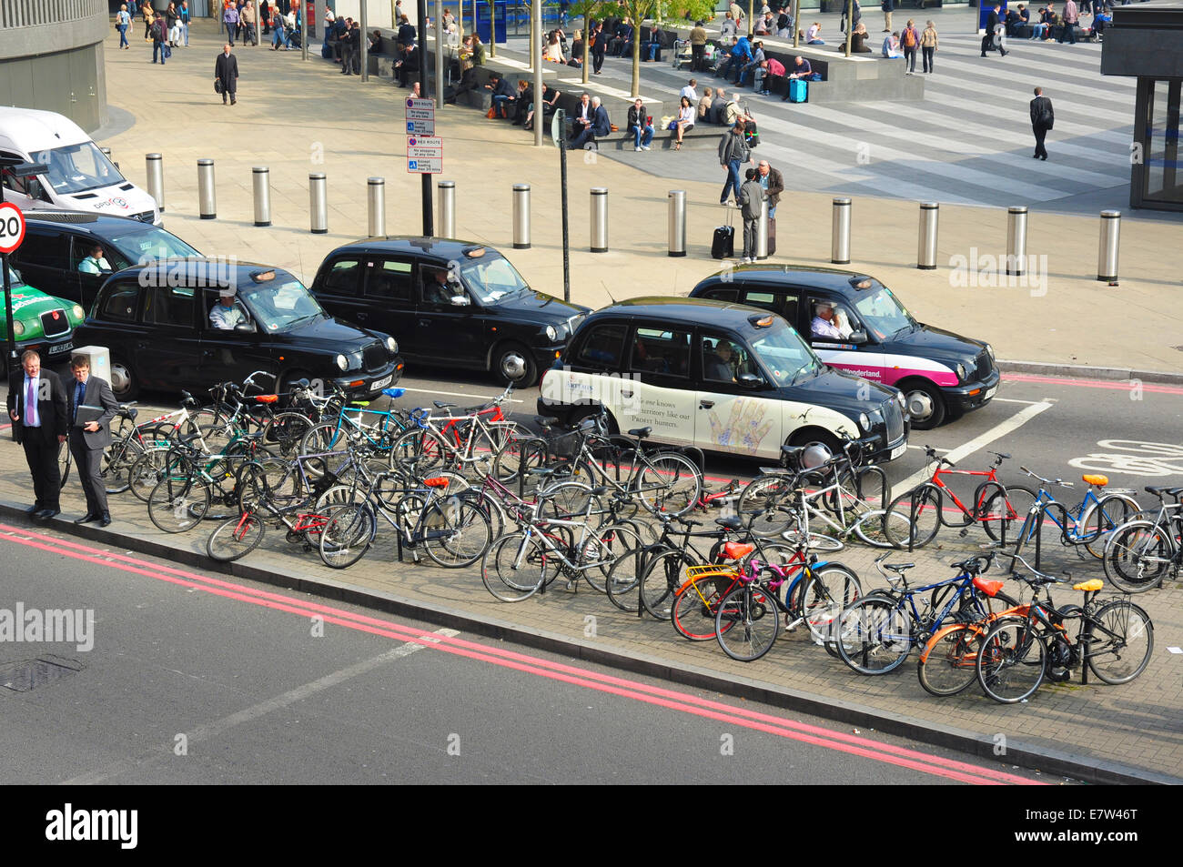Traffic on Pancras Road outside King's Cross railway station, London ...