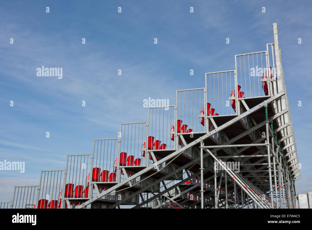 Tiered scaffold hi-res stock photography and images - Alamy