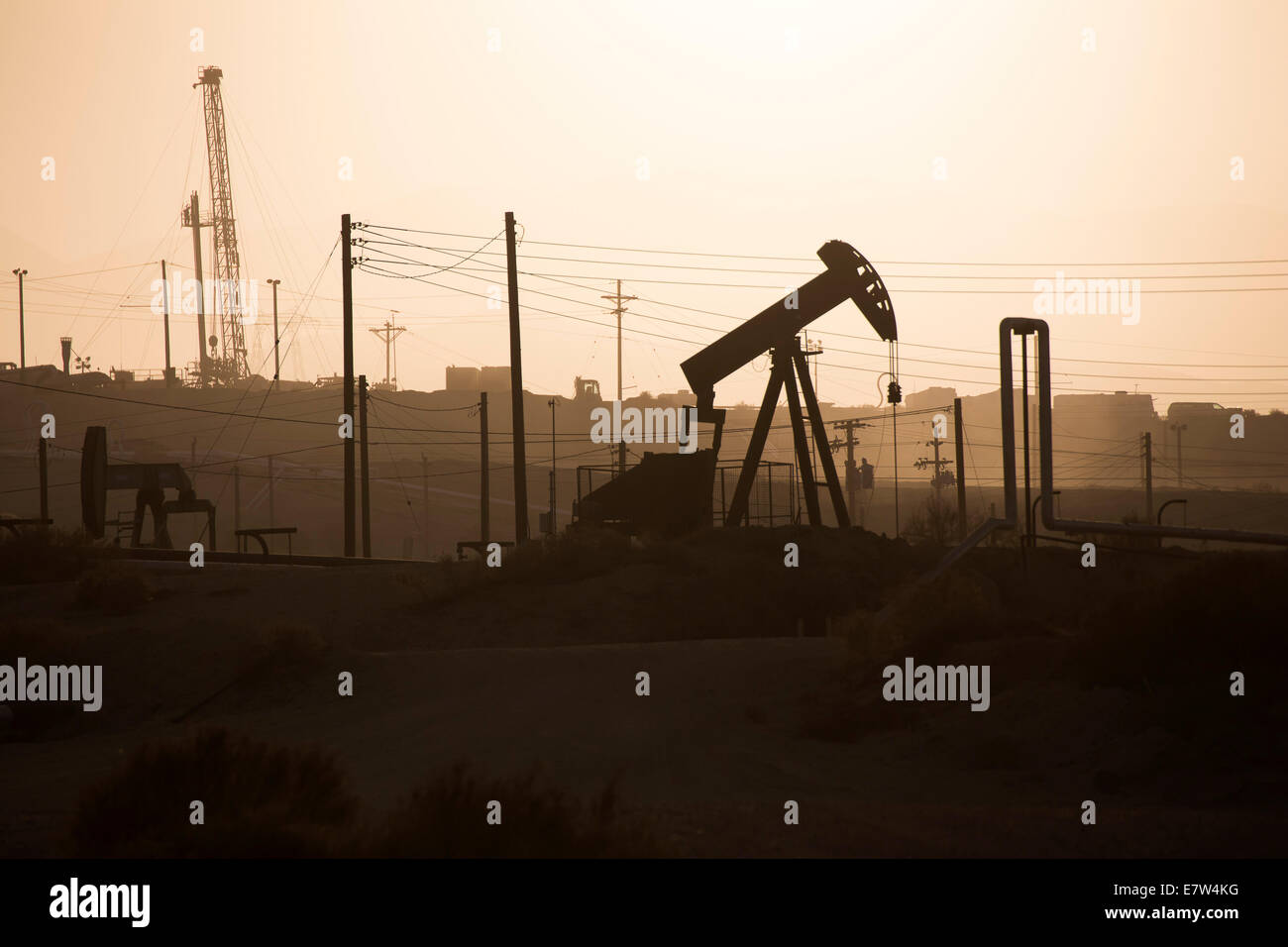 Pump Jack Silhouette at Sunset in California Stock Photo - Alamy