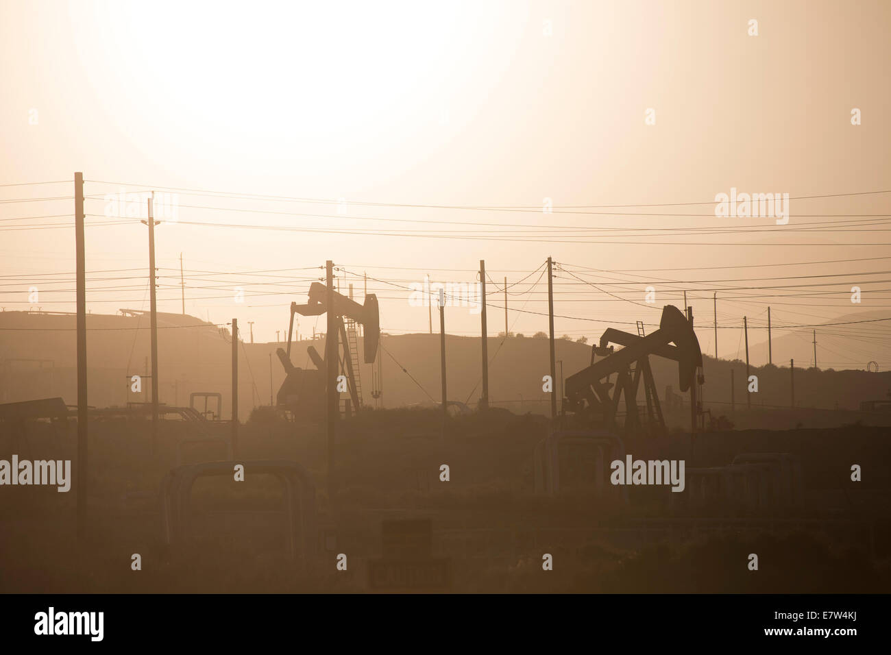 Pump jack hi-res stock photography and images - Alamy