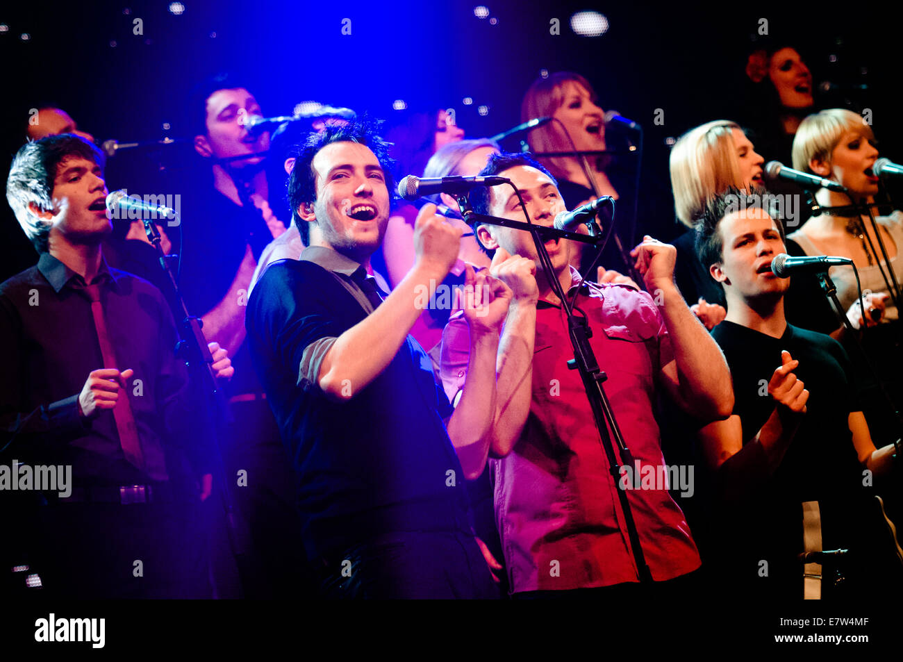 Vocal group singers pop hi-res stock photography and images - Alamy