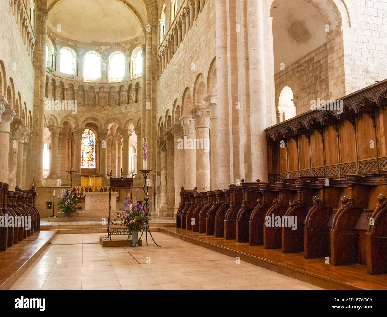 Well lit interior hi-res stock photography and images - Alamy