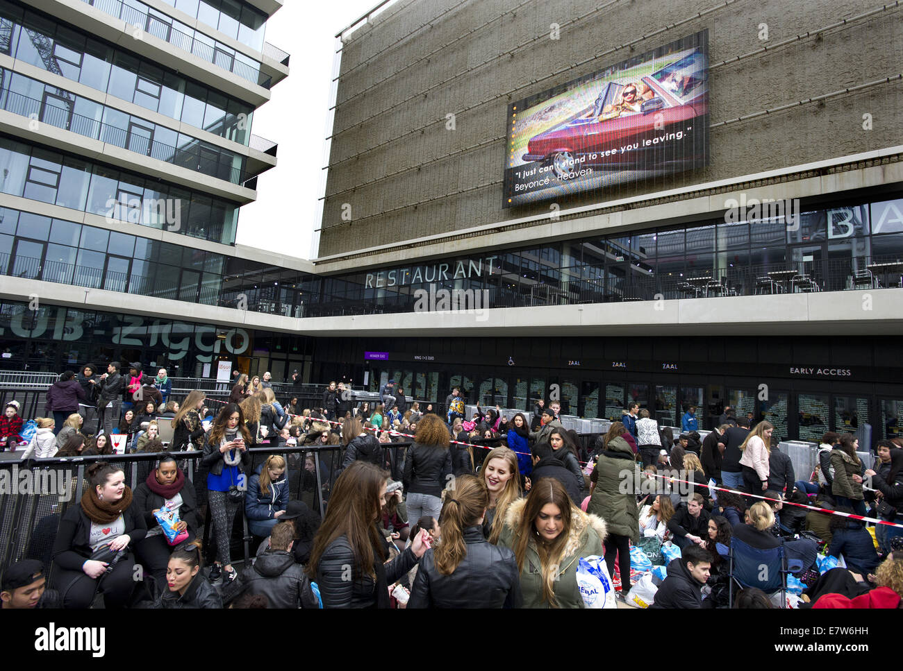 Fans waiting outside Ziggo Dome ahead of Beyonce's sold-out concert ...