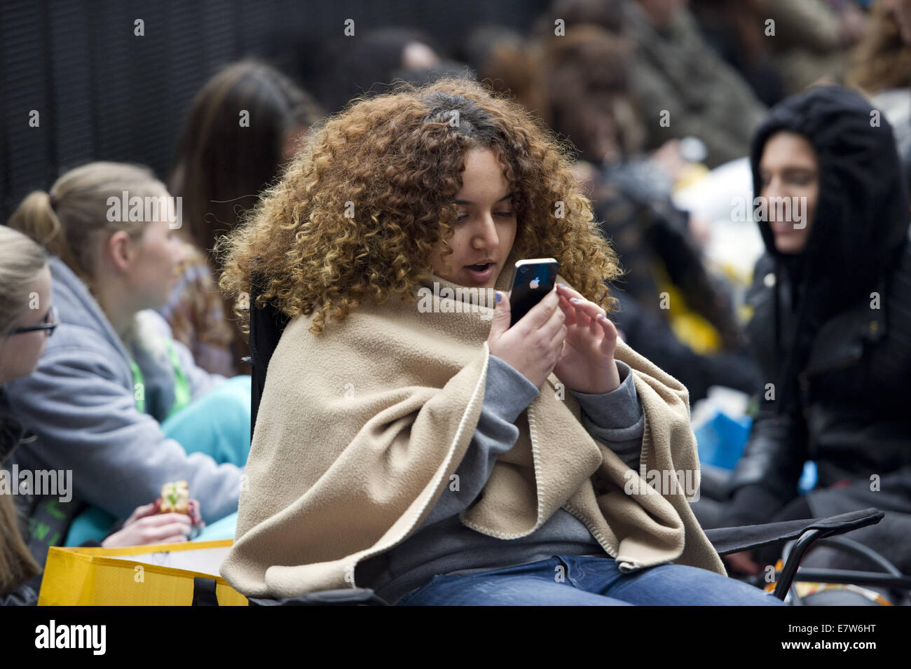 Fans waiting outside Ziggo Dome ahead of Beyonce's sold-out concert ...