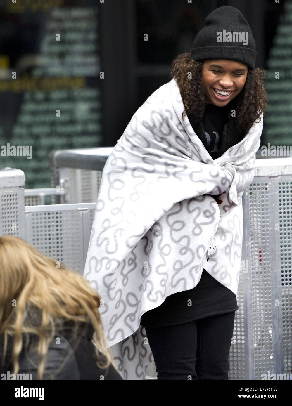 Sold out concert sign hi-res stock photography and images - Alamy