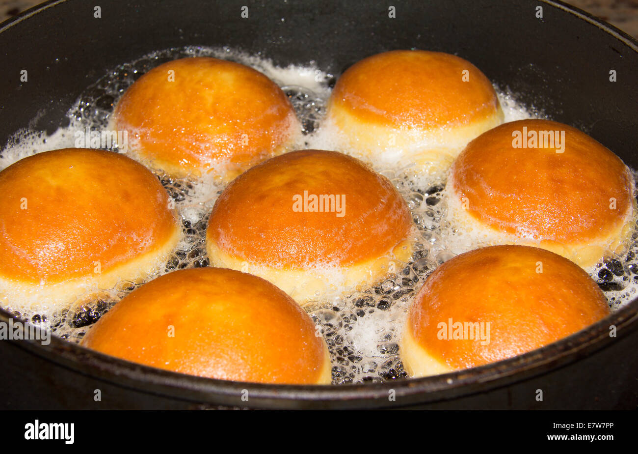 Traditional donuts hi-res stock photography and images - Alamy
