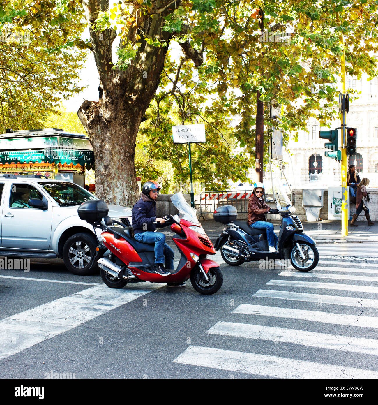 Waiting for the green light, Rome Stock Photo - Alamy