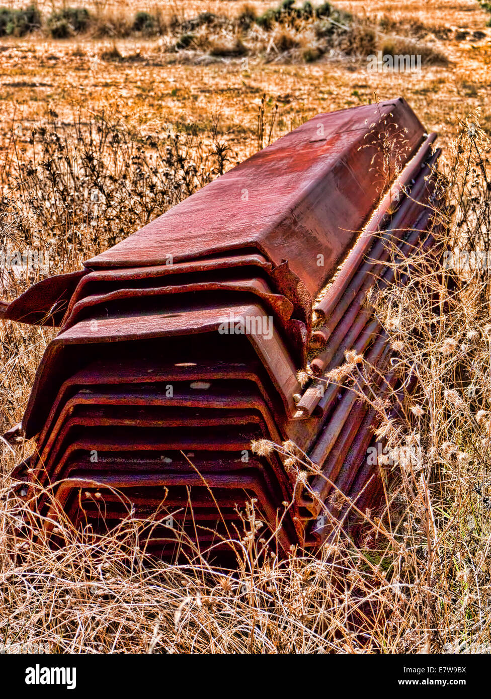 Rusty girders hi-res stock photography and images - Alamy
