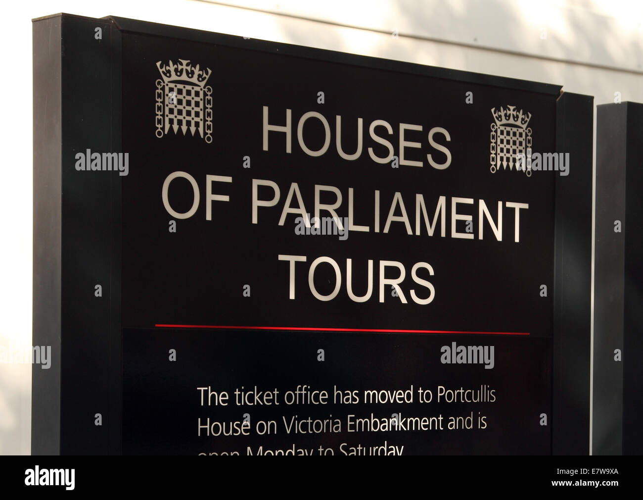 They tour houses parliament hi-res stock photography and images - Alamy