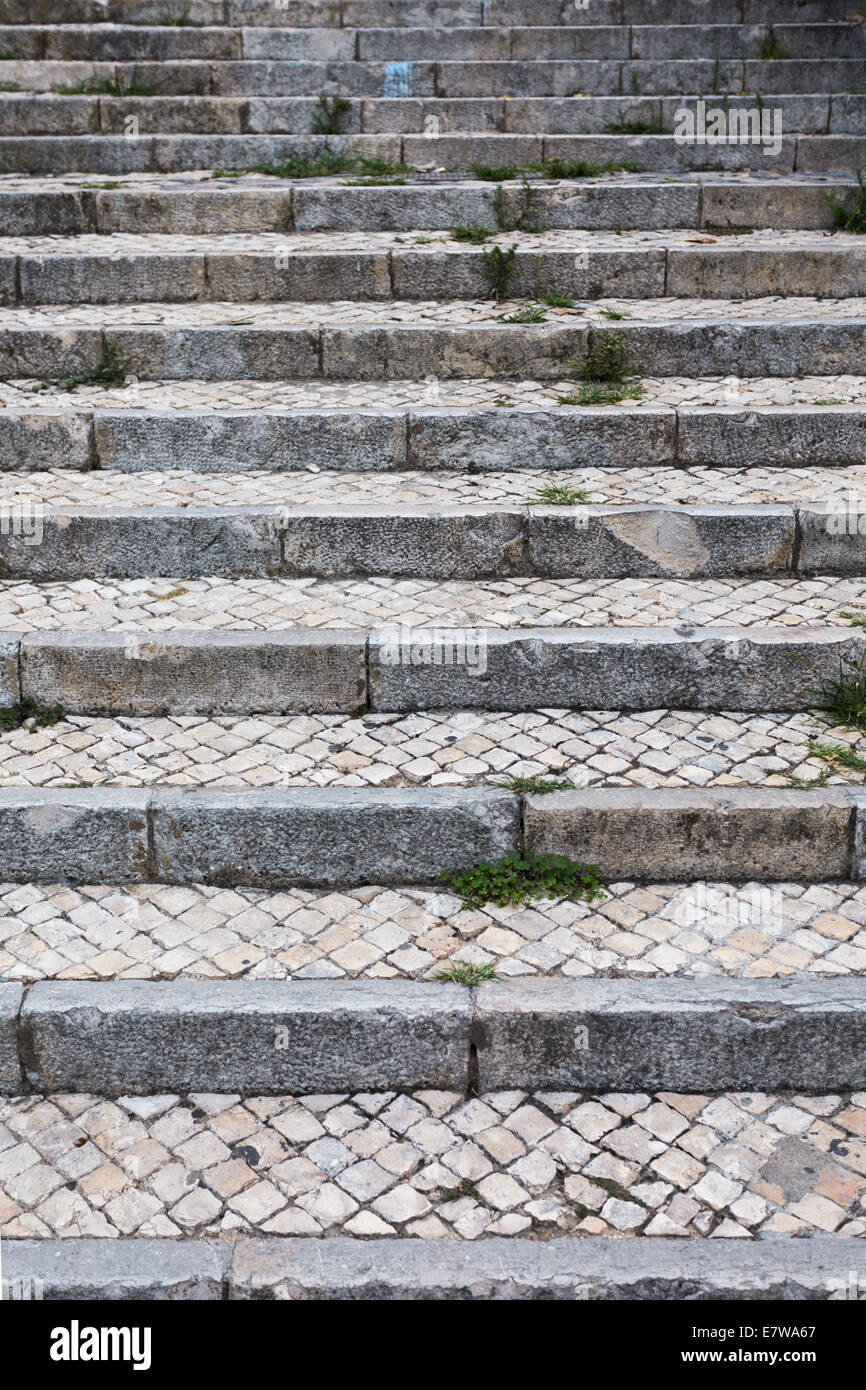 Round stone steps garden hi-res stock photography and images - Alamy