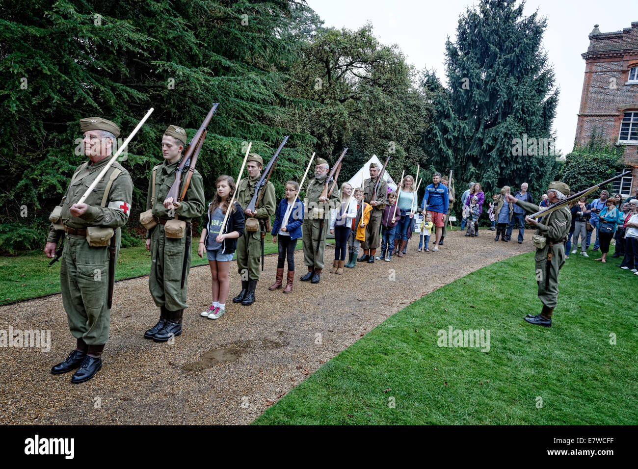 1940s dads army home guard hi-res stock photography and images - Alamy
