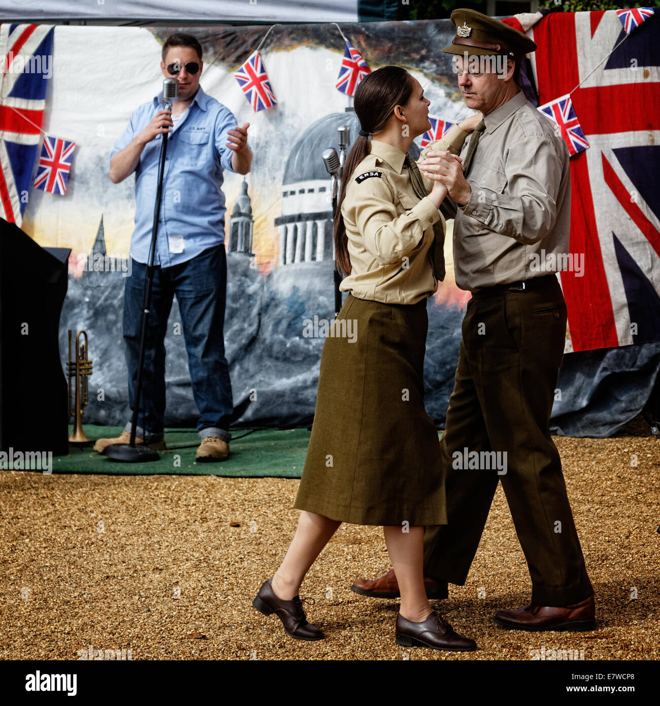 Ensa uniform hi-res stock photography and images - Alamy