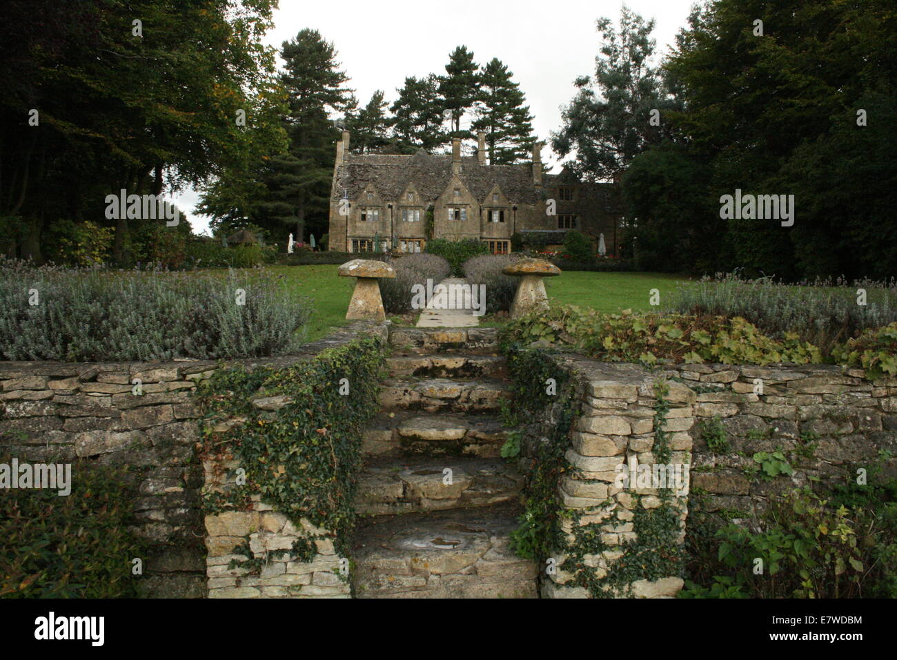 The manor house cotswolds hi-res stock photography and images - Alamy