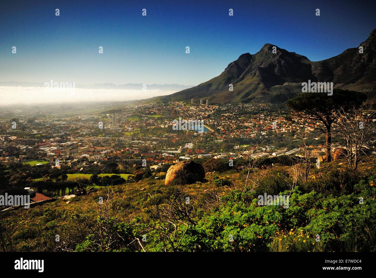 Mist rolling in - Cape Town Stock Photo - Alamy