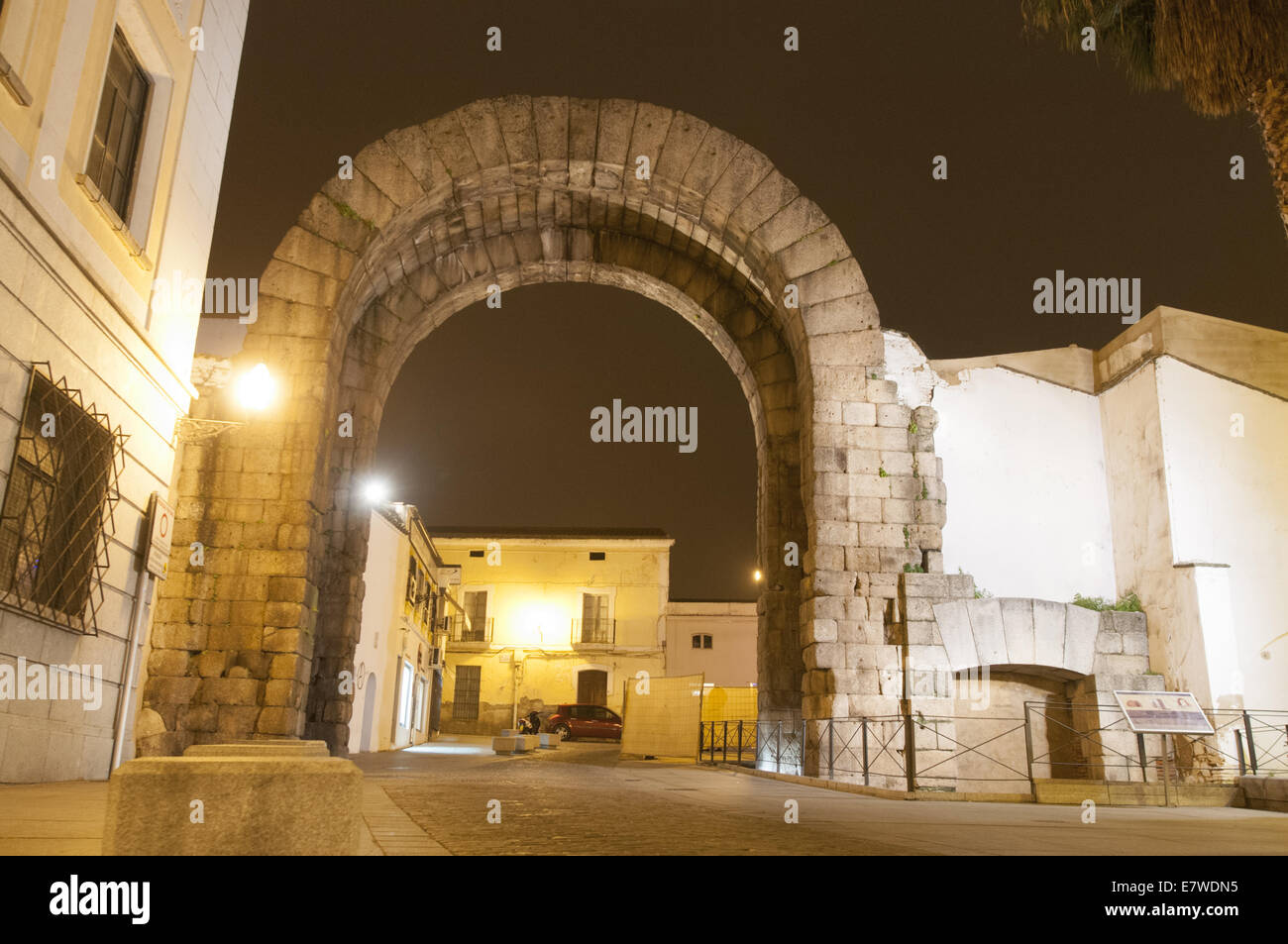 roman arch in Merida, Spain Stock Photo - Alamy
