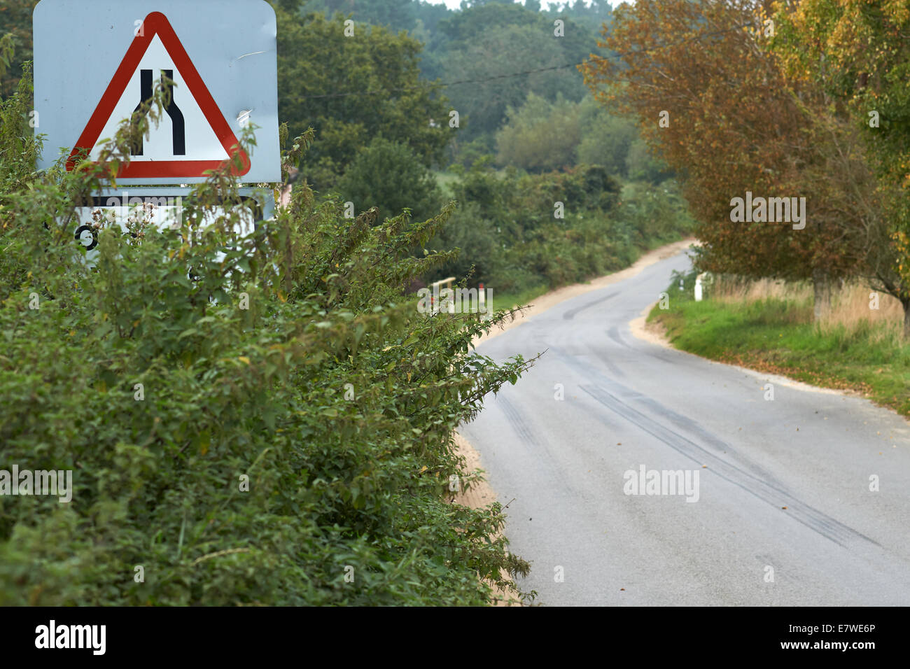 Skid sign uk hi-res stock photography and images - Alamy