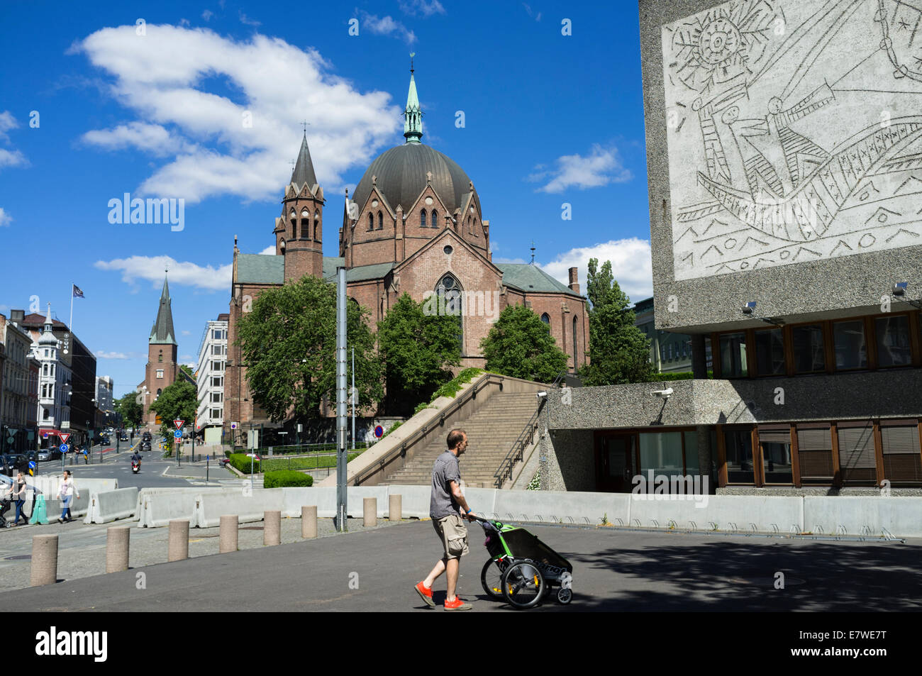 Trinity church and Picasso murals at the Regjeringskvartalet. Akersgata ...