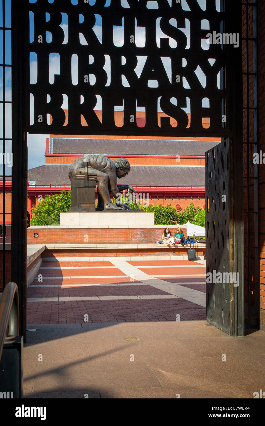 Doorway entrance gate courtyard hi-res stock photography and images - Alamy